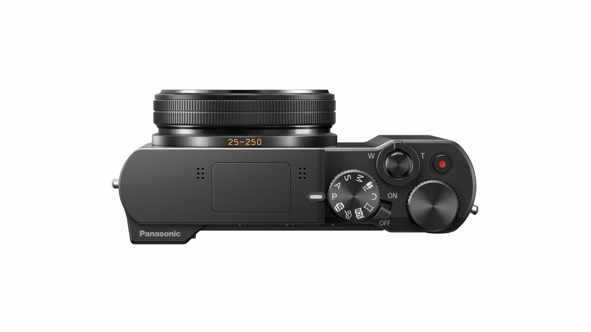 Build, handling and AF - Build, handling and AF - Panasonic Lumix ZS100 / TZ100 review - Page 2 ...