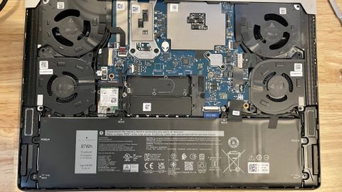 Alienware x15 R2 Review: Sleek Design, Stunning Display | Tom's Hardware