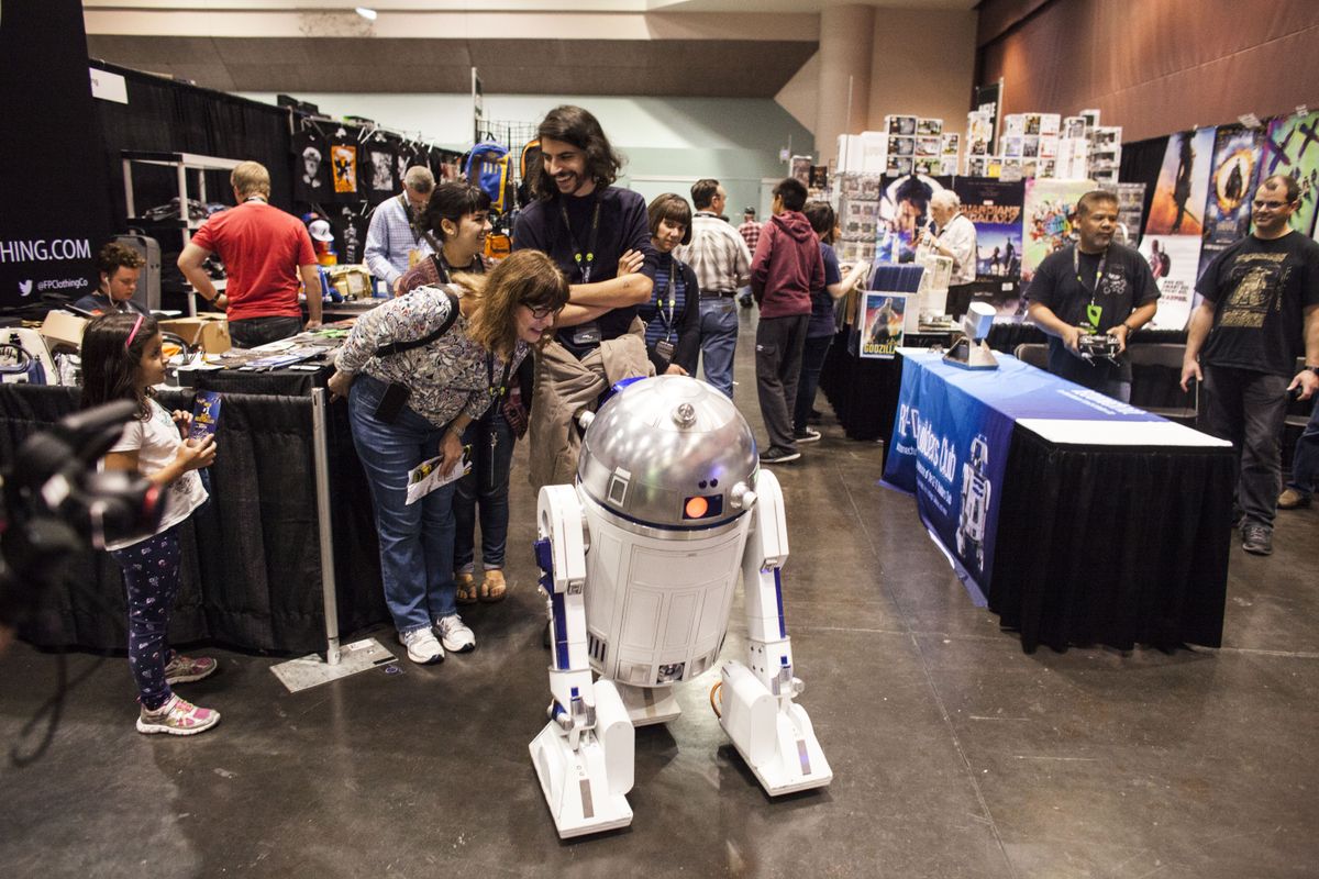 Extraterrestrials Invade California: Alien Con 2016 in Photos : Page 2 ...