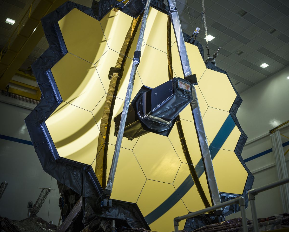 James Webb Space Telescope detects water vapor around alien planet | Space