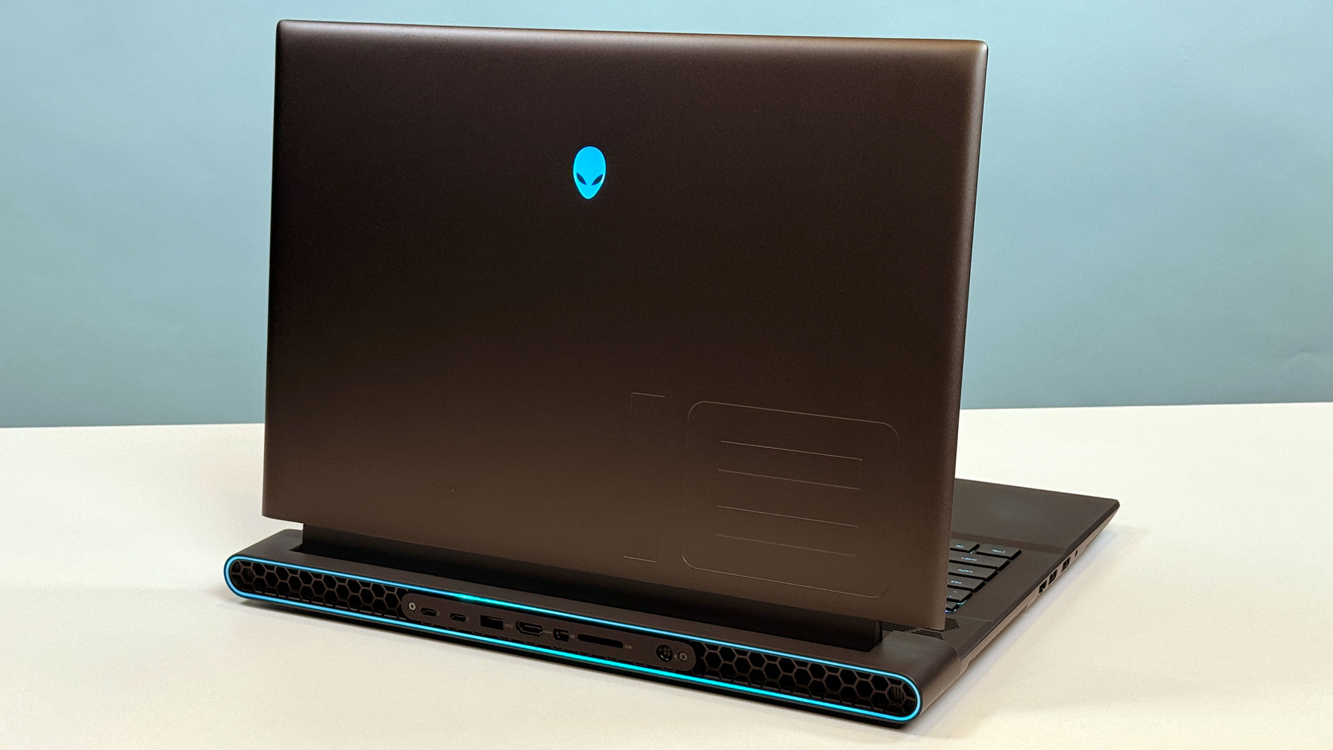Alienware M18 R2 New Dell Alienware M18 R1 R2 Series Laptop Cherry ...