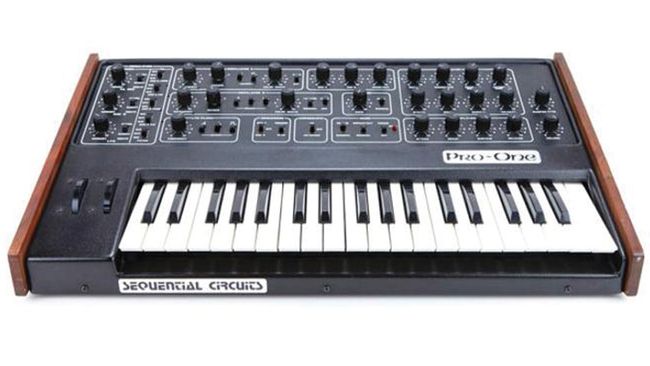 4 legendary bass synths: find out how they work and get their sound ...