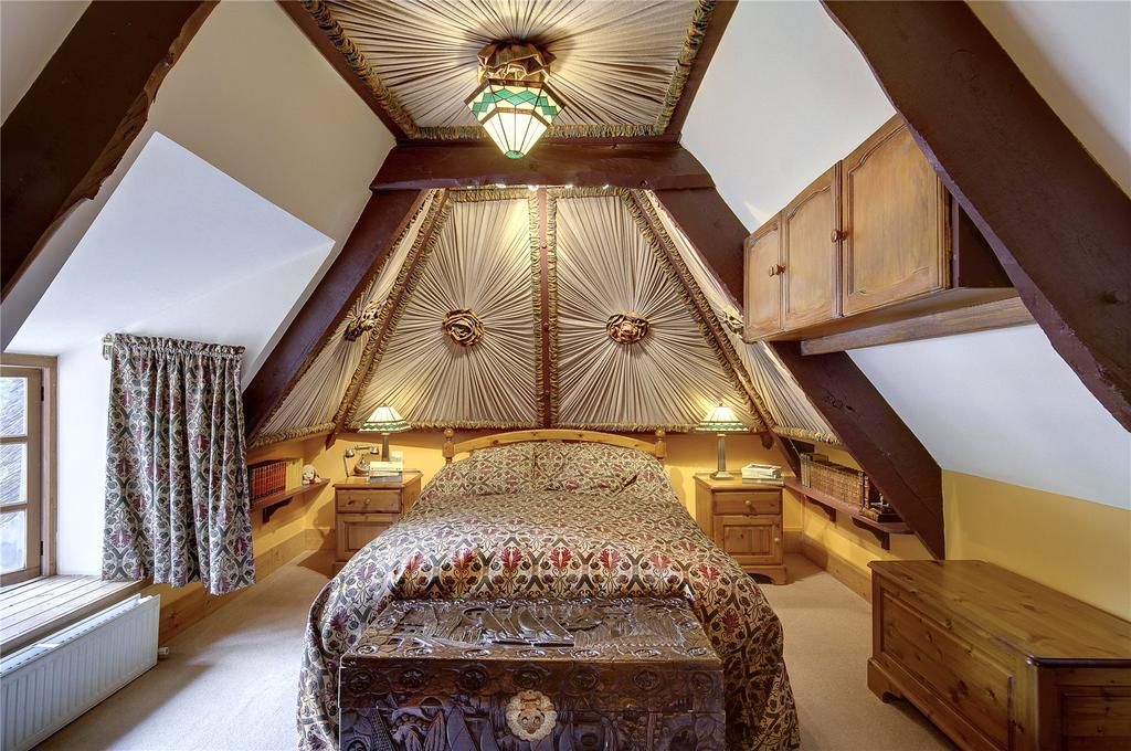 An idyllic thatched cottage where you can run your own Devonshire tea ...