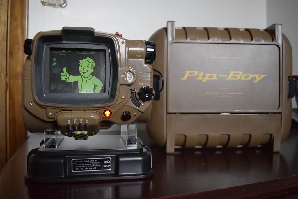 The Real-Life 'Fallout 4' Pip-Boy: Is It Worth The Extra $60? | Tom's ...