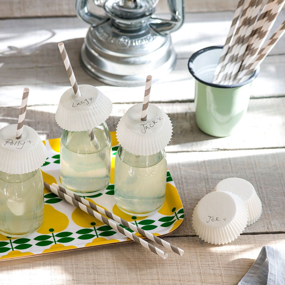 Lemonade for Christmas tree hack that will help your fir thrive | Ideal ...