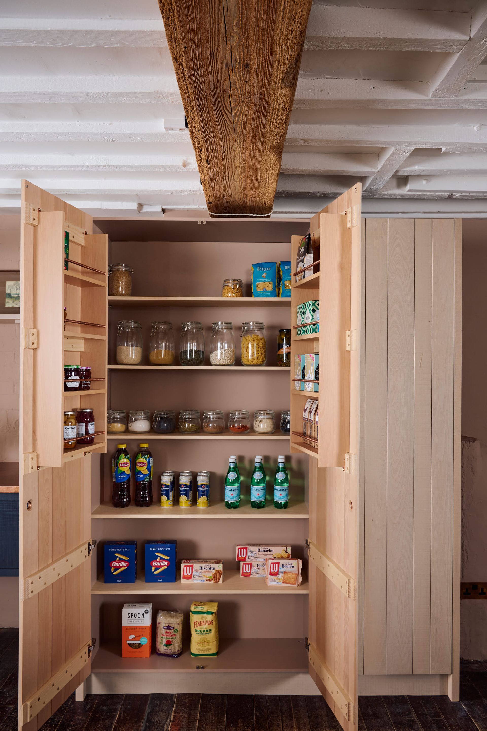 Colorful pantries are the new statement island | Homes and Gardens