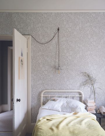 21 gorgeous grey wallpaper ideas for a sophisticated space | Real Homes