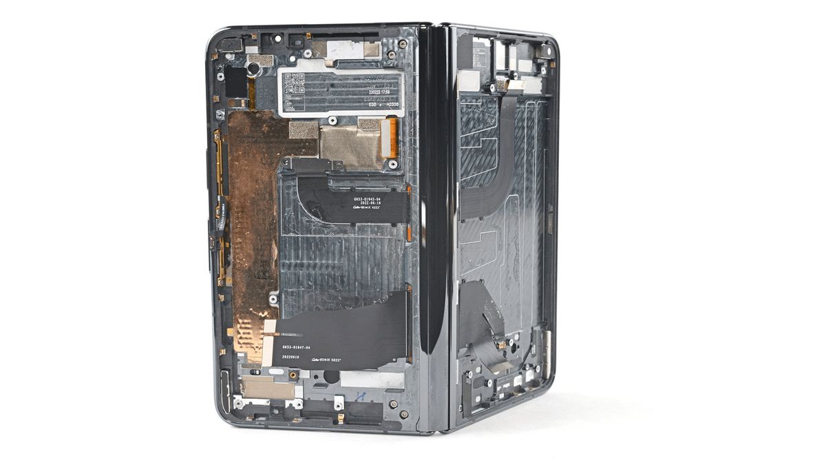 The Pixel Fold is now almost entirely repairable as spare parts appear ...