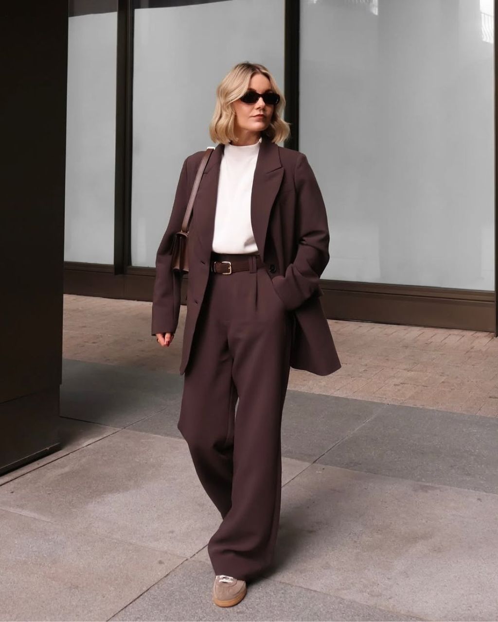 7 Elegant Trainer Outfits That Prove These Cool Flats Can Look ...