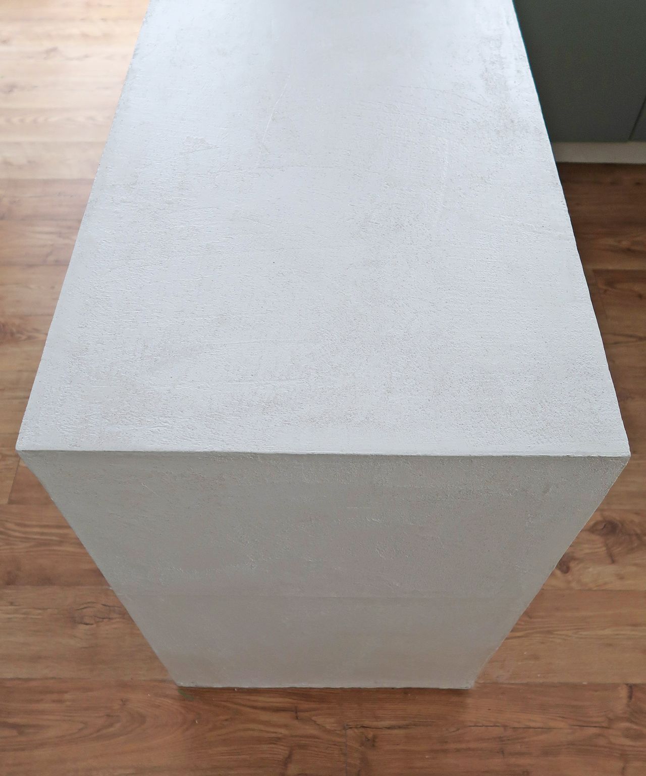 How to microcement kitchen worktops: A seriously cool upgrade | Real Homes