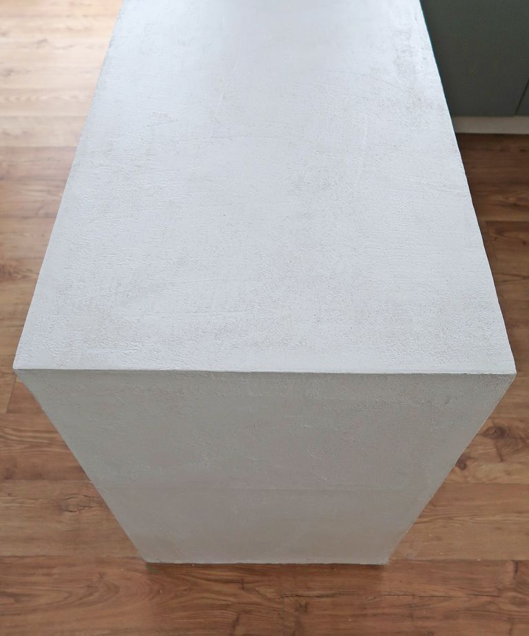 How to microcement kitchen worktops: A seriously cool upgrade | Real Homes