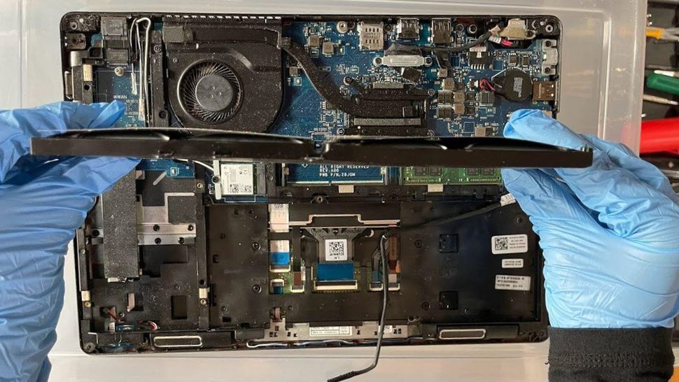 How to Safely Remove a Swollen Battery from Your Laptop | Tom's Hardware