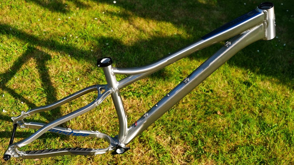 Banshee Paradox V3 frameset first look | Bike Perfect