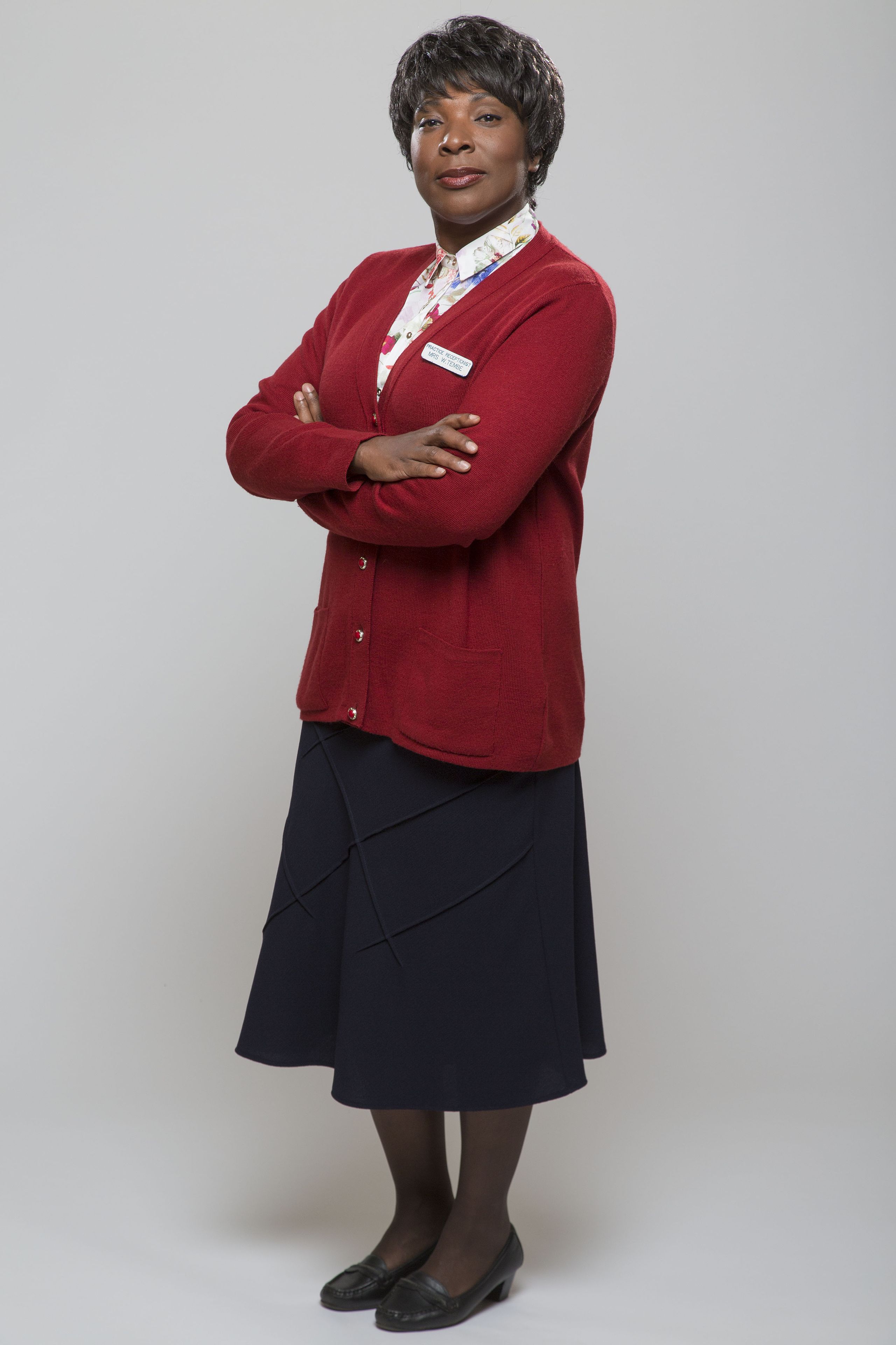 Jimmi visits Mrs Tembe at home | Episode | Doctors | What's on TV ...