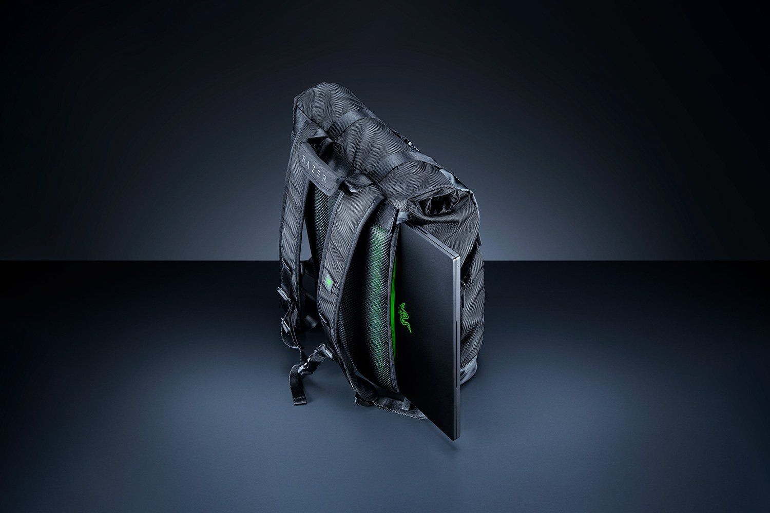 Razer's new Recon Rolltop Backpack is roomy, large, and water-resistant ...