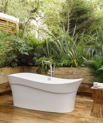 16 outdoor bathroom ideas for a stylish, tranquil space | Homes and Gardens