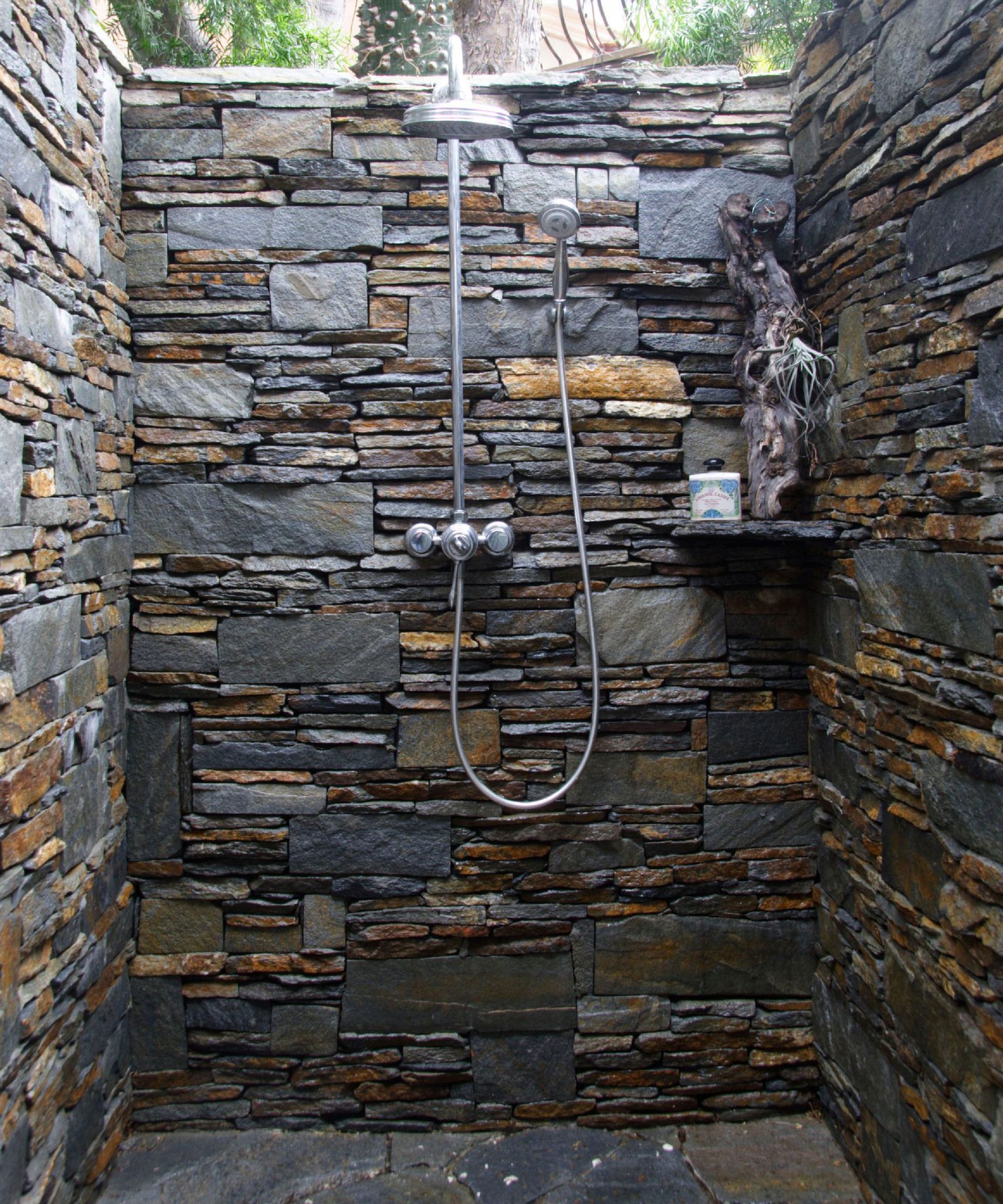 5 designs that prove outdoor shower tiles are a must-have | Homes and ...