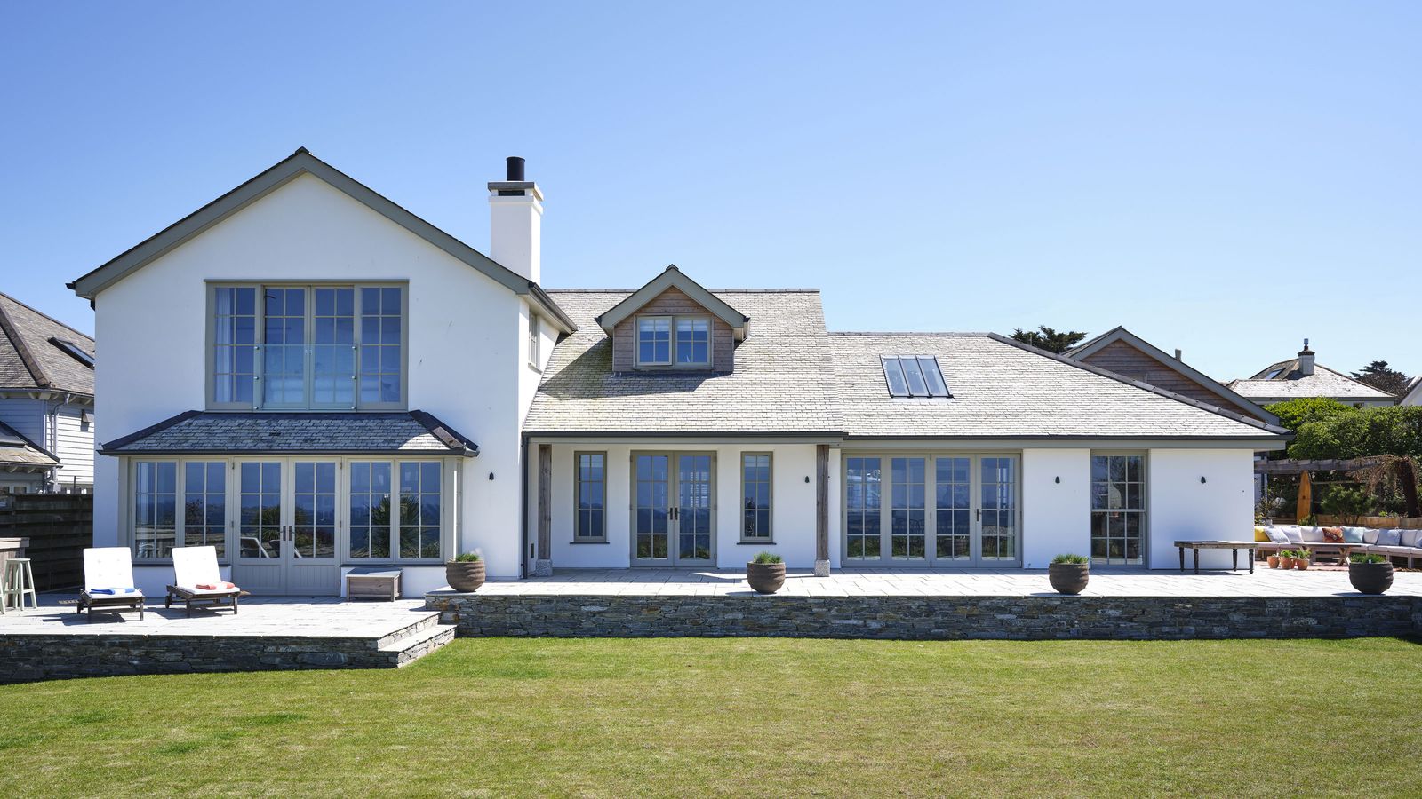 This Cornish home combines New England style with chic interiors ...