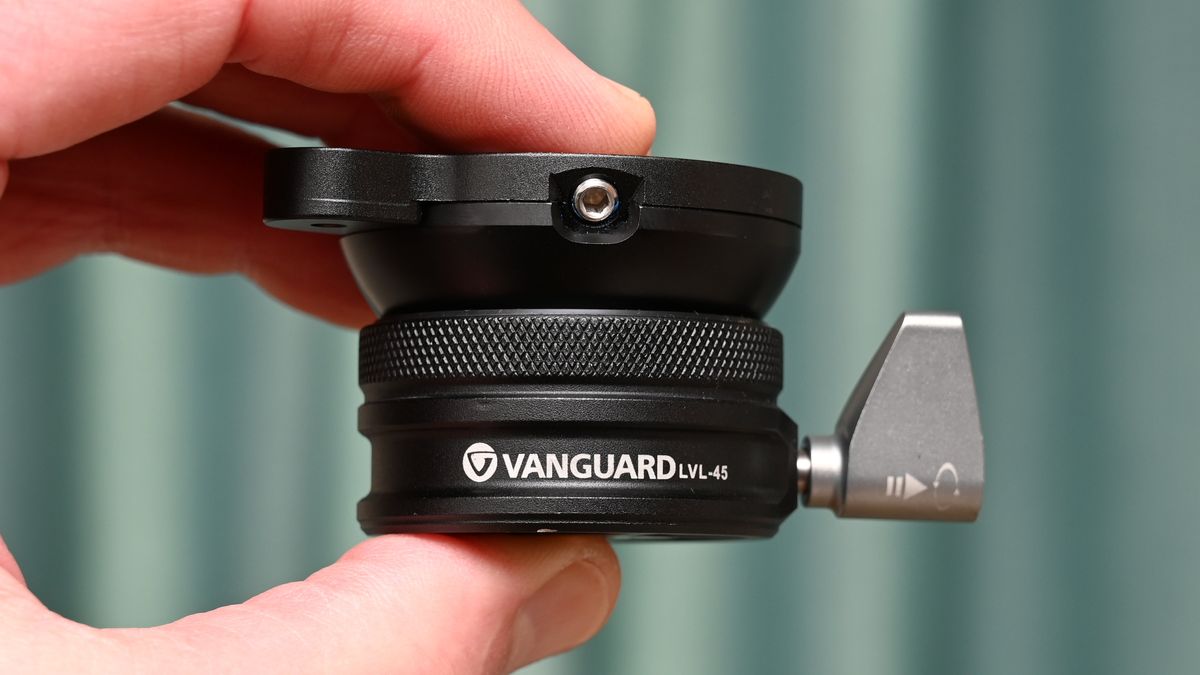 Vanguard LVL Universal Tripod Levelling Adapter review: coming in one ...