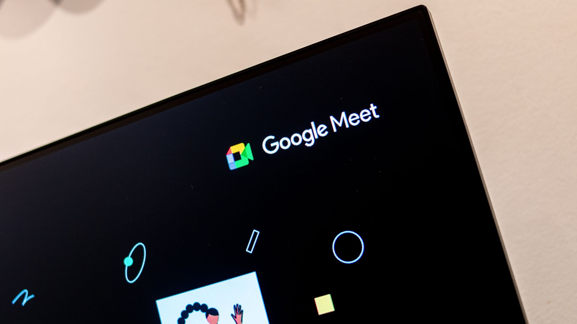 Google Meet now uses AI to show more faces in 'Dynamic layouts ...
