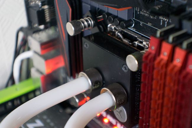 What you need to build a custom water-cooling loop for your PC ...