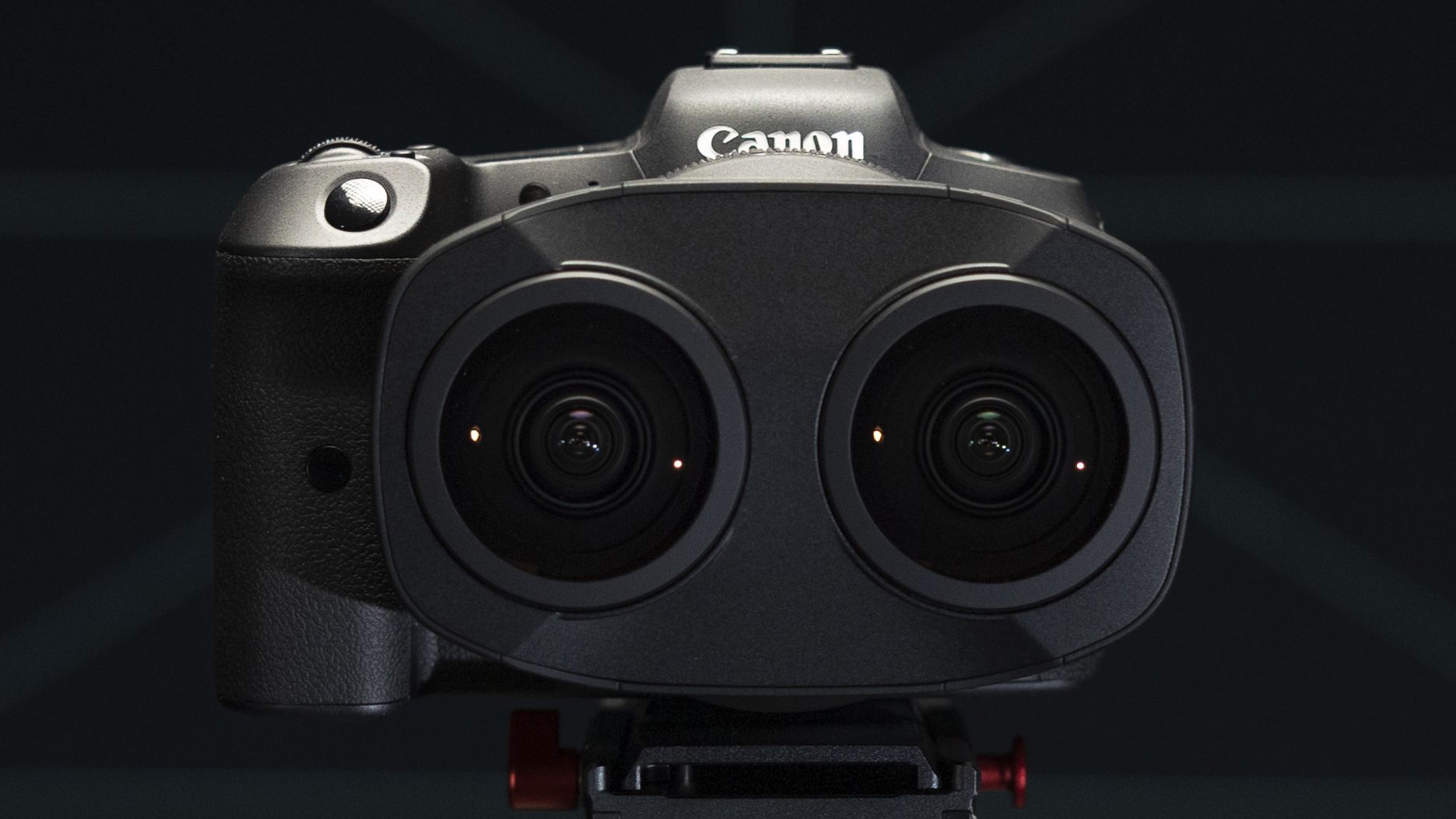 Canon's bizarre dual-fisheye lens lets you shoot VR video with the ...