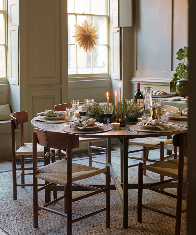 Feng Shui table decor rules: how to arrange a dining table | Homes and ...