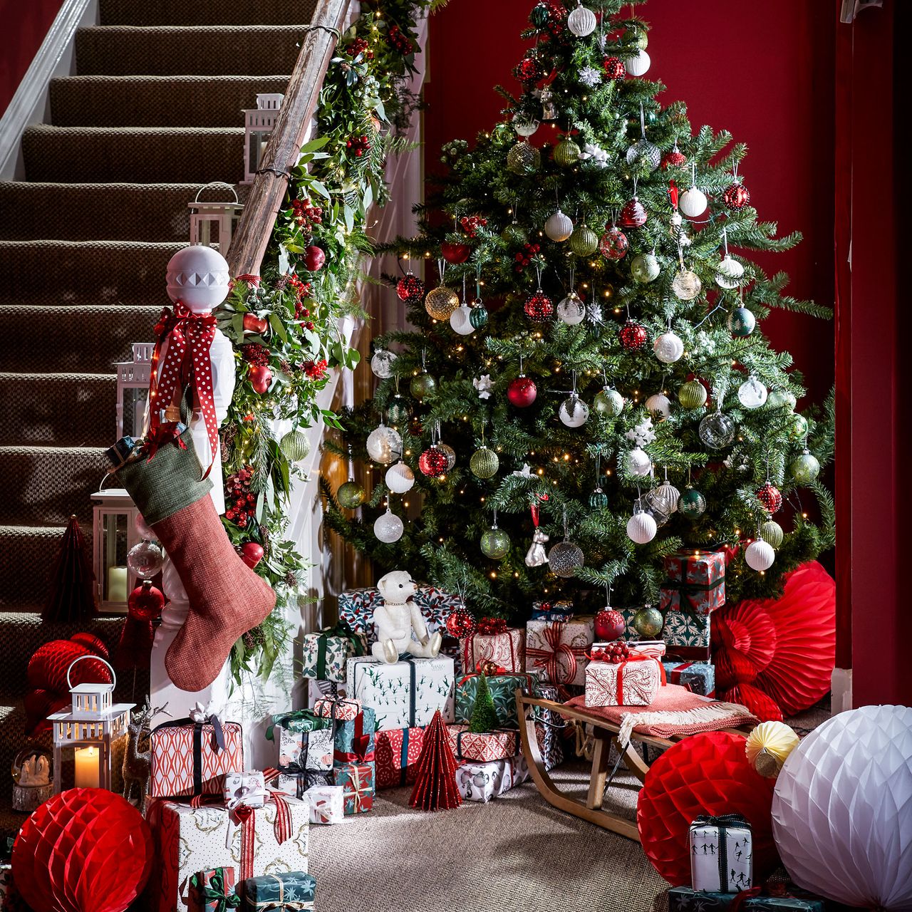 30 Christmas hallway decorating ideas for a festive hall | Ideal Home
