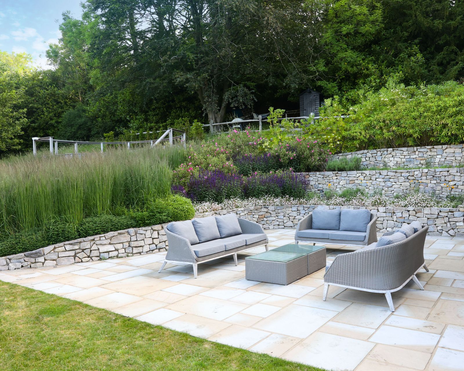 Sloped backyard ideas: 15 design tips for a terraced garden | Homes and ...