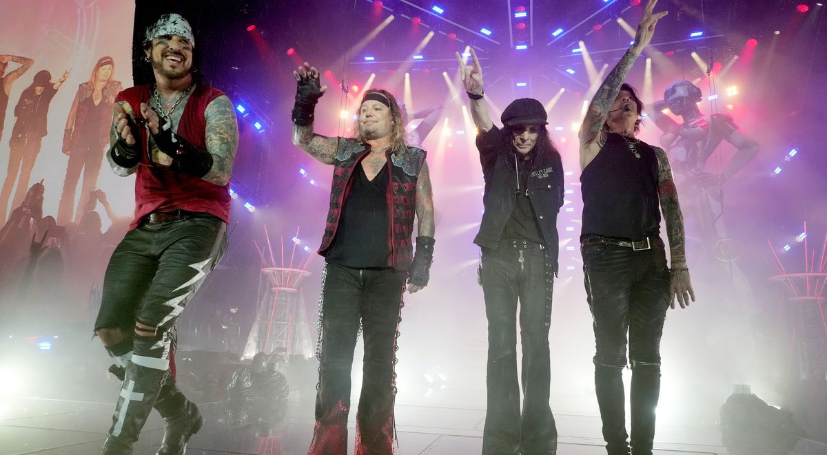 Mick Mars Opens Up On Mötley Crüe Legal Battle Theyre Trying To Take My Legacy Away Im Not