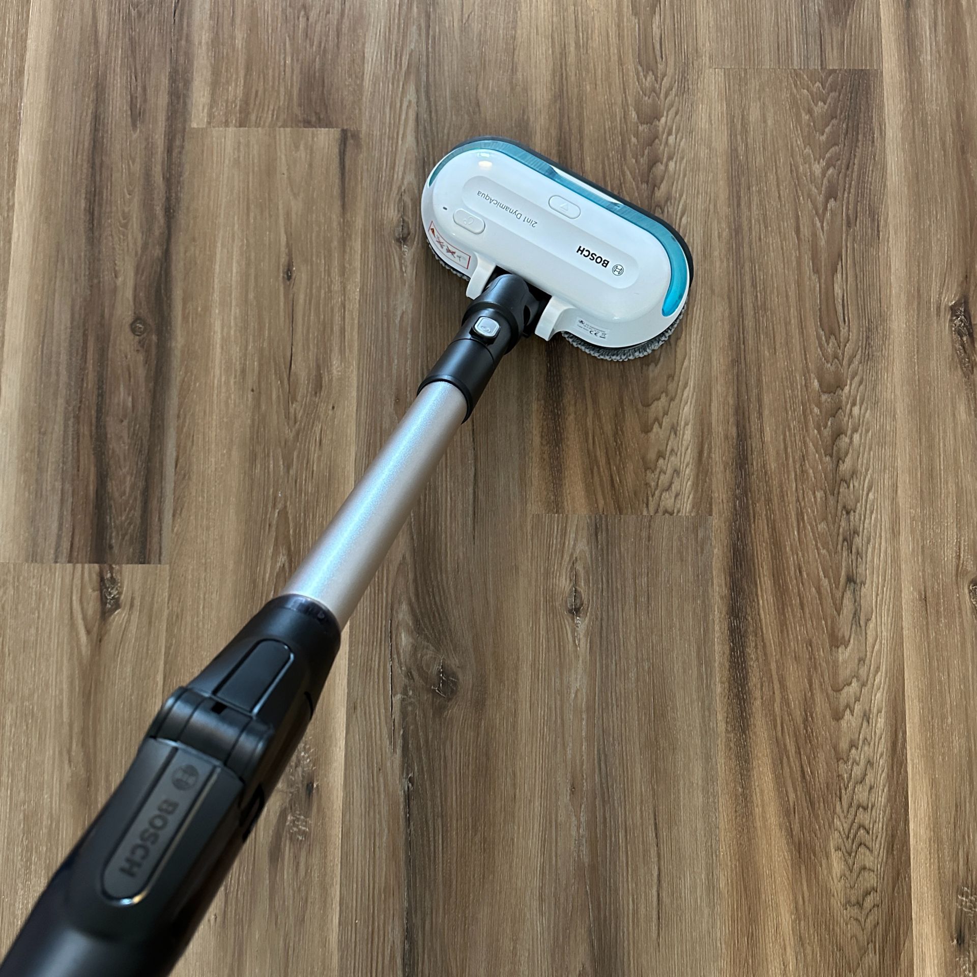 Bosch Unlimited 7 Aqua cordless vacuum and mop review | Ideal Home