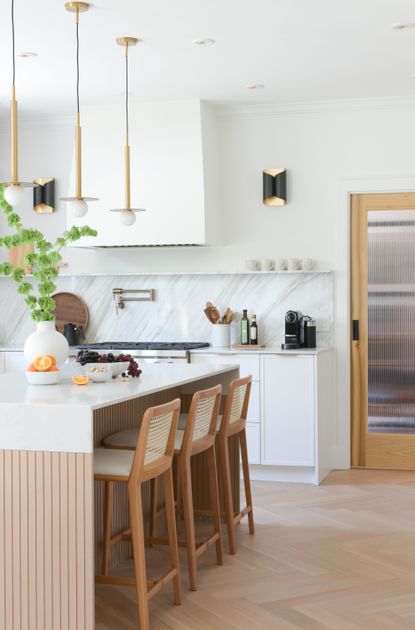 Before and After — A Plain Kitchen Gets a Modern New Look | Livingetc