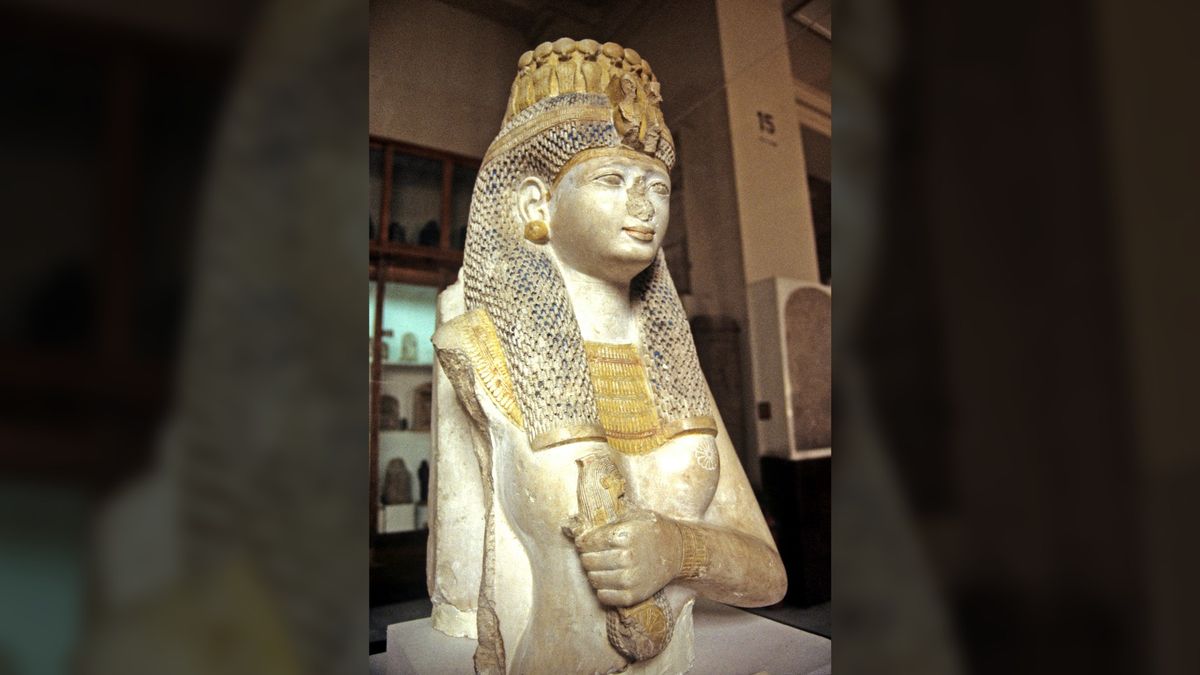 Who was Nefertiti, the ancient Egyptian queen depicted like a goddess ...