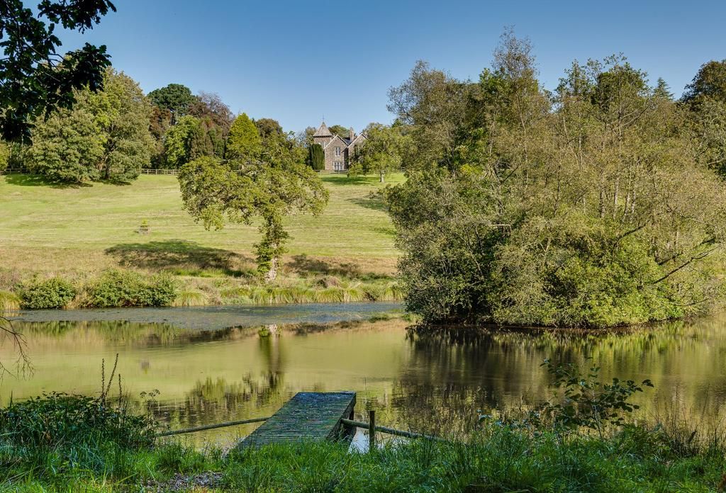 A 16th century hall set in its own private valley in Cornwall that ...