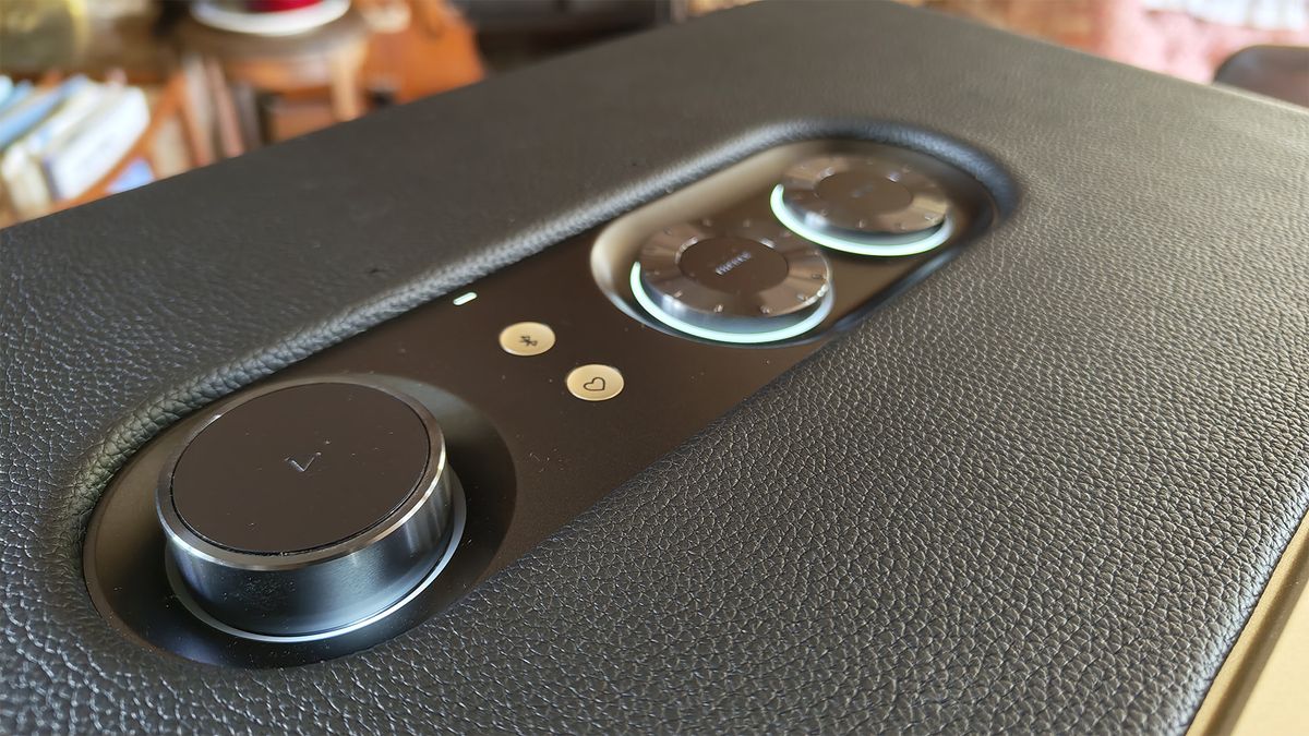 JBL Authentics 500 review: large footprint, handsome looks and ...