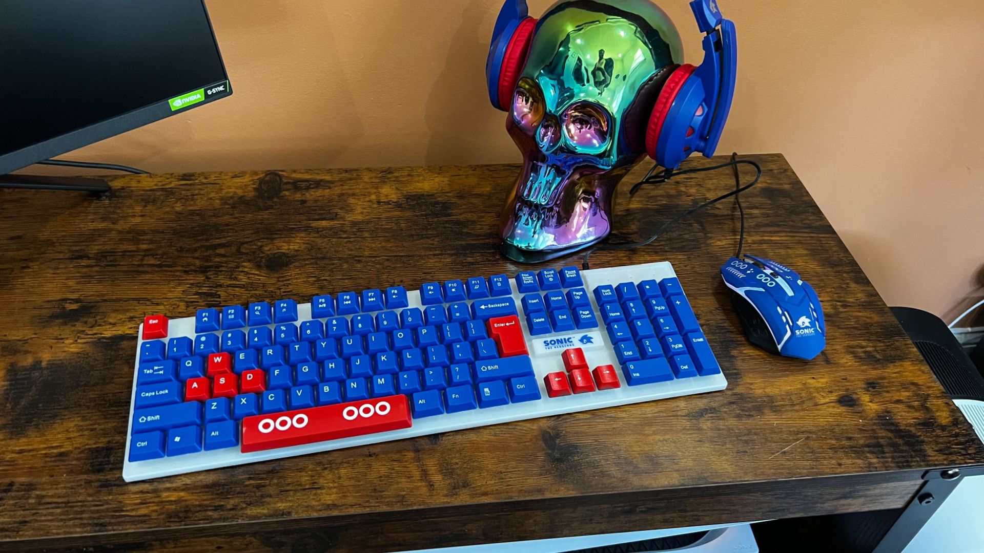 This Sonic the Hedgehog-themed 'gaming kit' has gotta go fast into the ...