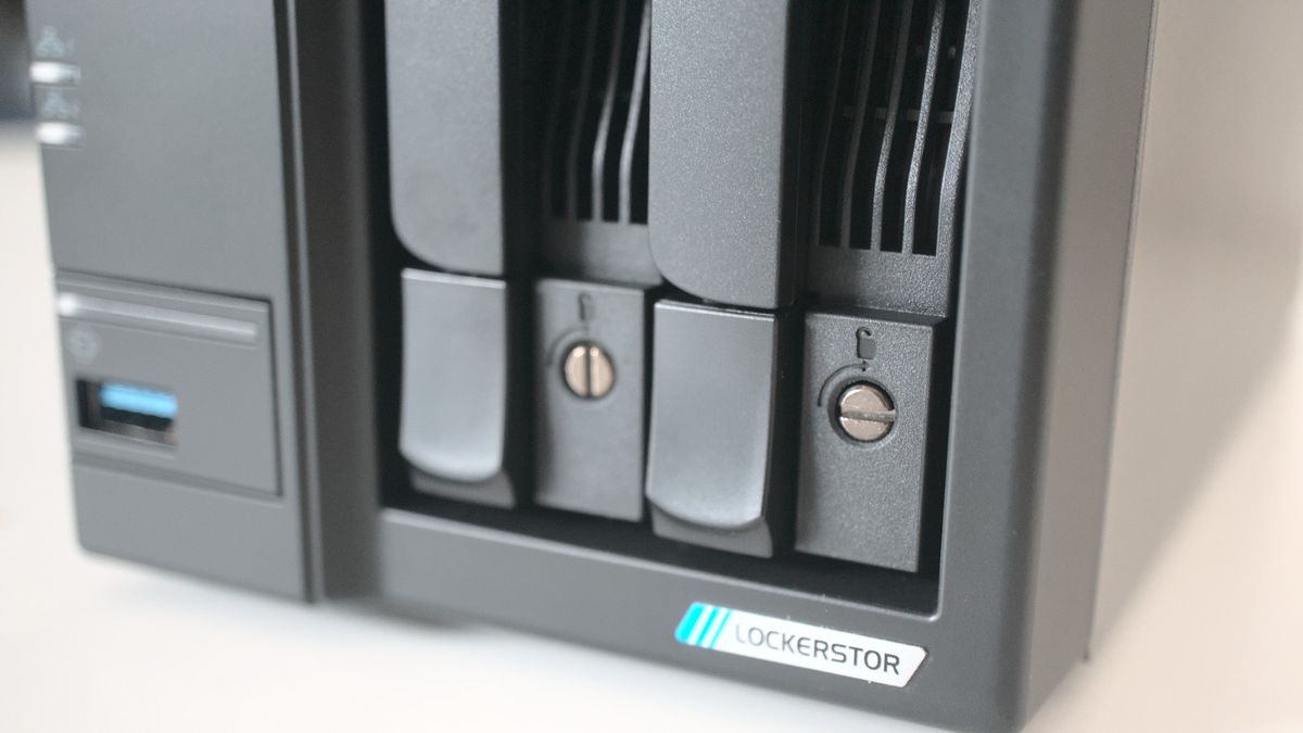 ASUSTOR Lockerstor 2 Gen2 (AS6702T) review: Everything you need in a ...