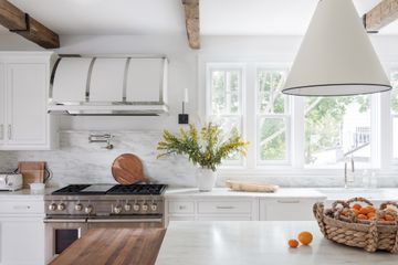 5 tricks to achieve a Hamptons-style kitchen, from designers | Livingetc