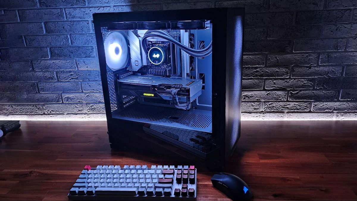 Hands-On with Phanteks' XT Pro Ultra PC case: Modern features with lots ...