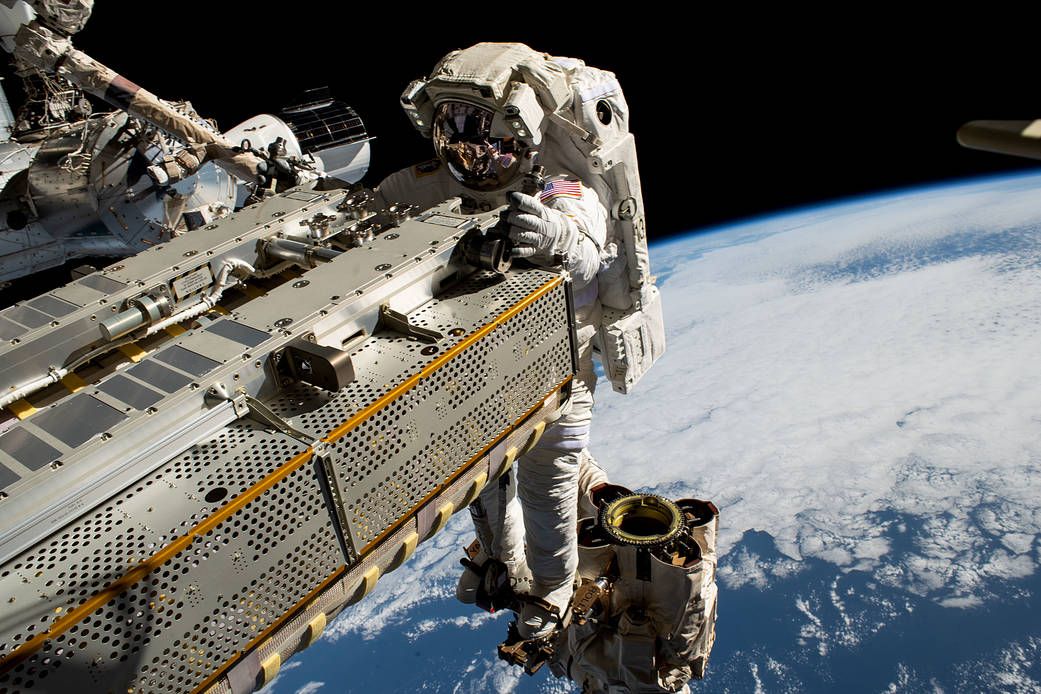 Here's how ISS astronauts jettison old space station hardware (video ...
