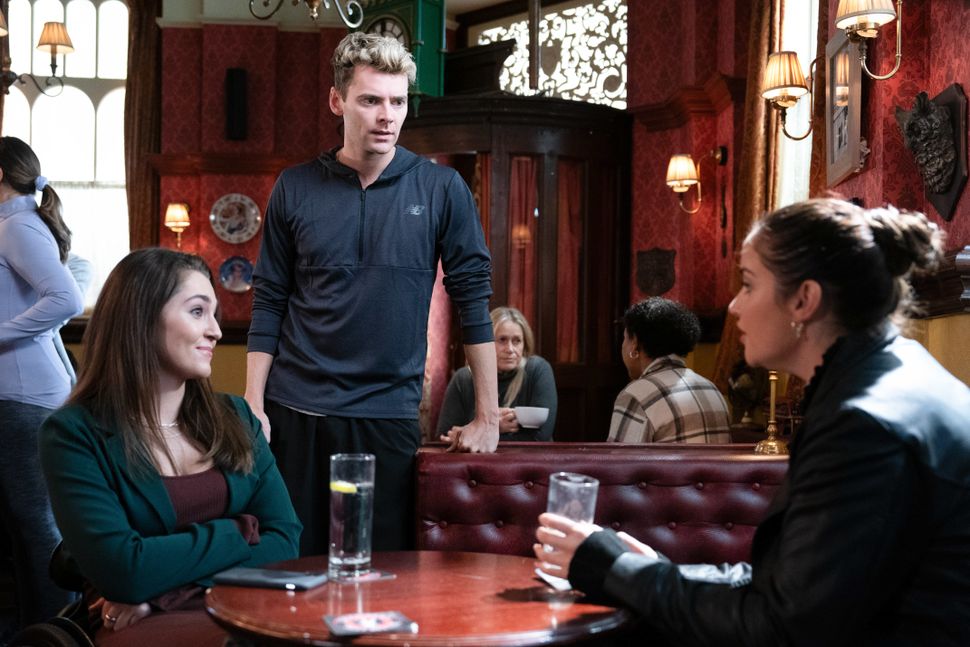 EastEnders spoilers: Priya Nandra-Hart is flirty with Martin | What to ...