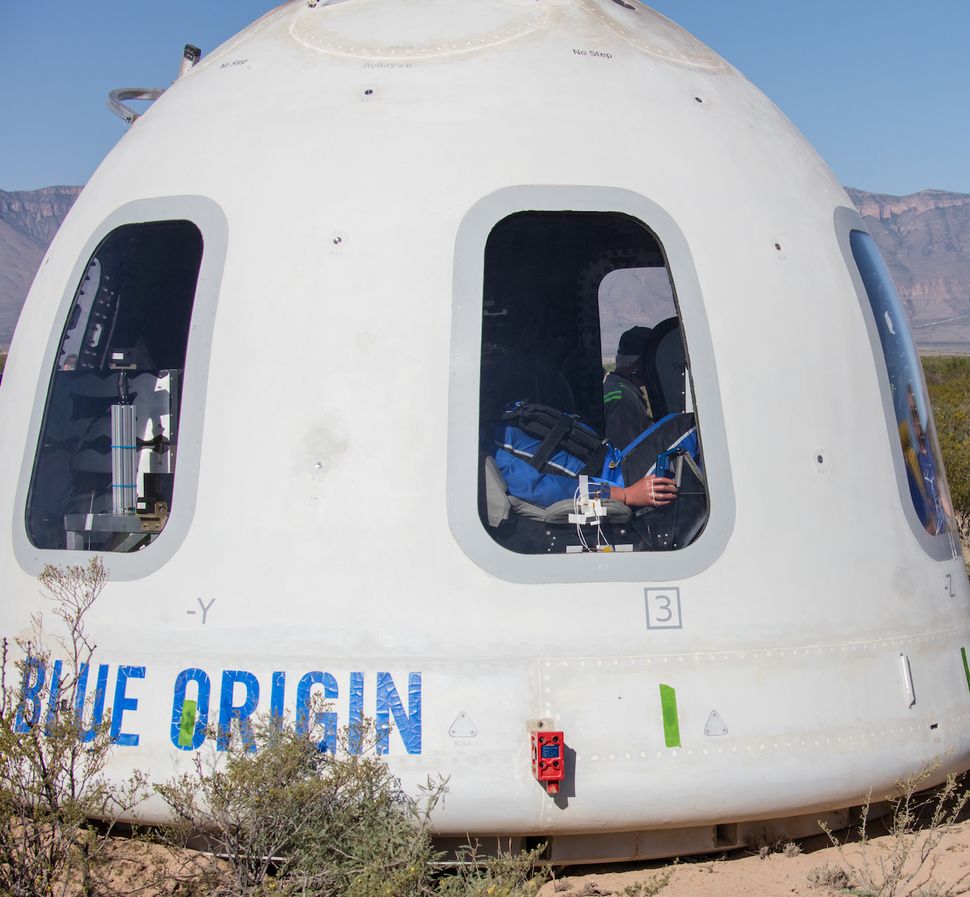 Blue Origin's Amazing NS-11 New Shepard Spacecraft Test Flight in ...