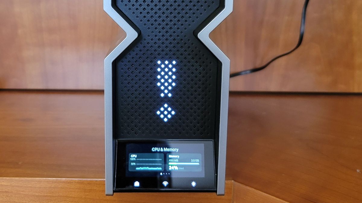 I just tested a $700 Wi-Fi 7 router with dual screens — and it’s ...
