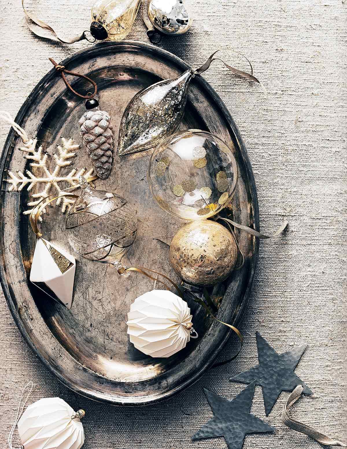 Timeless Metallic Christmas Decoration Ideas