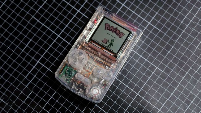 Self-taught modder builds completely transparent Game Boy Color circuit ...