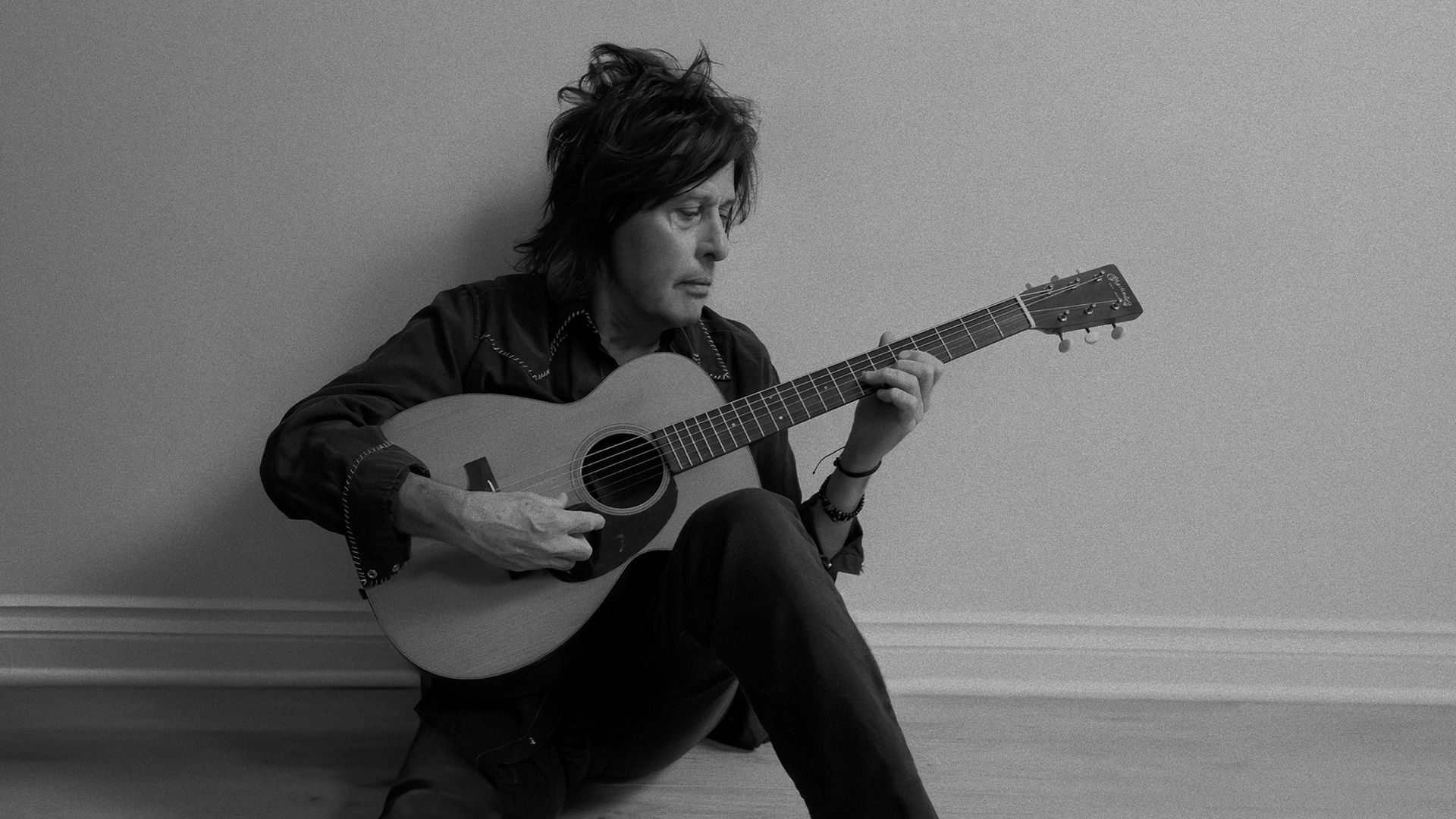 Dean DeLeo announces One More Satellite | Guitar World