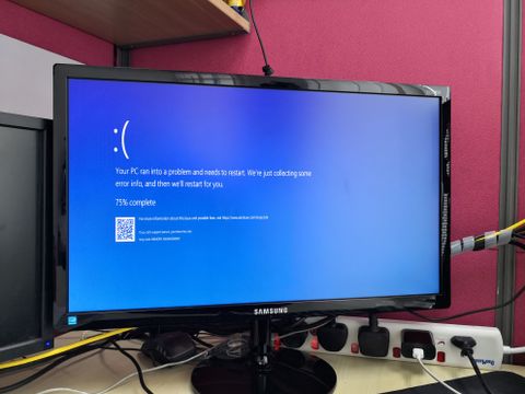 Linux gets its own Blue Screen of Death, and it seems more helpful than ...