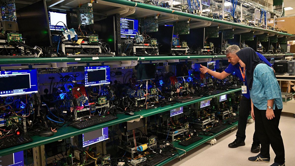 From wafer to your PC: Behind the curtain of some of Intel's most ...