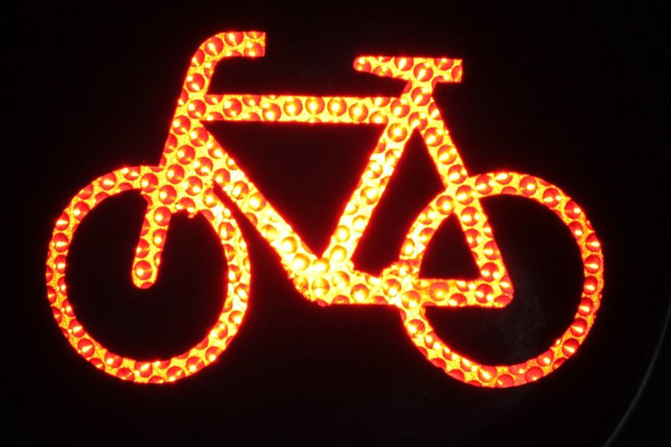 New York cyclists battle $4,600 fine for running red lights | Cycling ...