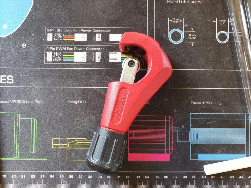 How to Cut Hard Tubing for Your Custom Loop | Tom's Hardware